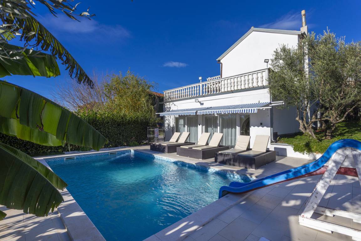 202 M² House ∙ 3 Bedrooms ∙ 8 Guests - Buje