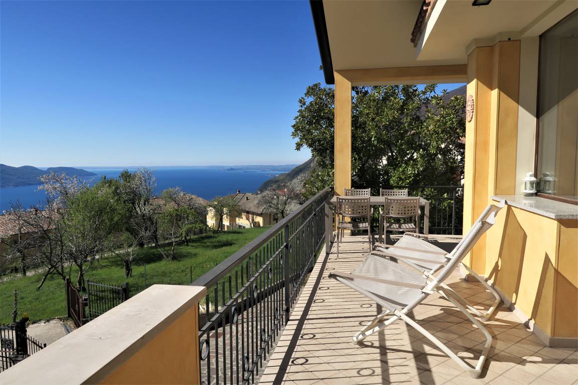 70 M² Villa ∙ 2 Bedrooms ∙ 4 Guests - Limone Sul Garda