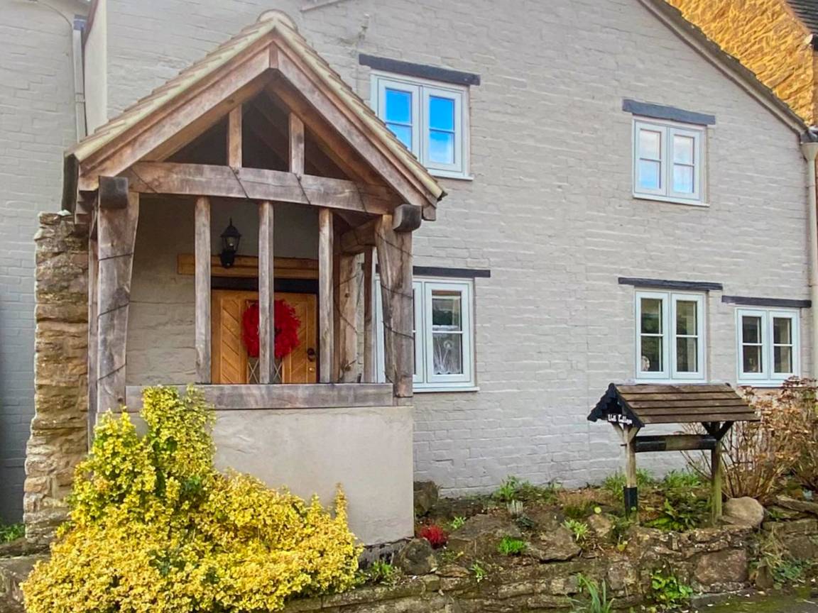 Cottage ∙ 2 Bedrooms ∙ 4 Guests - Rugby