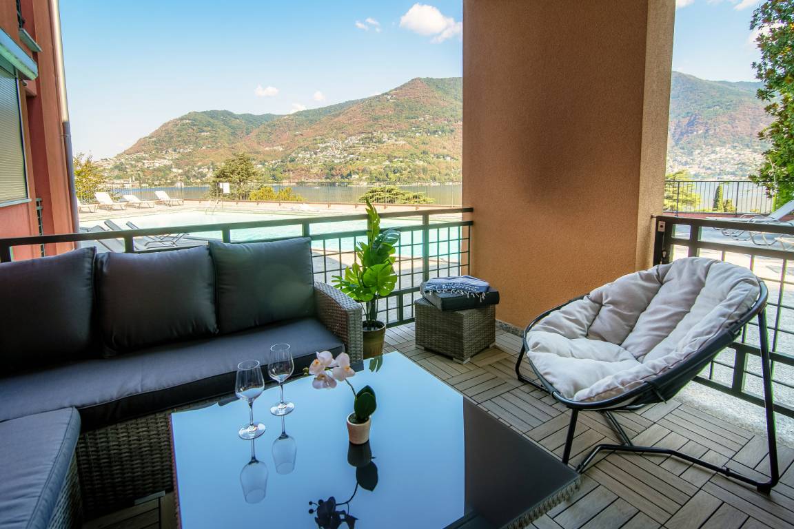 100 M² Ferienwohnung ∙ 2 Schlafzimmer ∙ 4 Gäste - Como