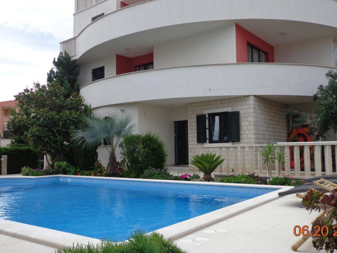 90 M² Ferienwohnung ∙ 2 Schlafzimmer ∙ 5 Gäste - Ližnjan
