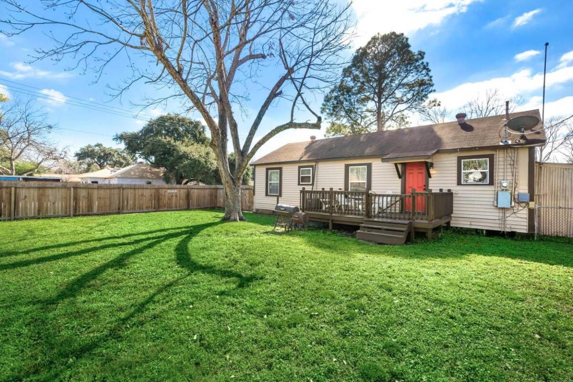 House ∙ 3 Bedrooms ∙ 6 Guests - Baytown, TX