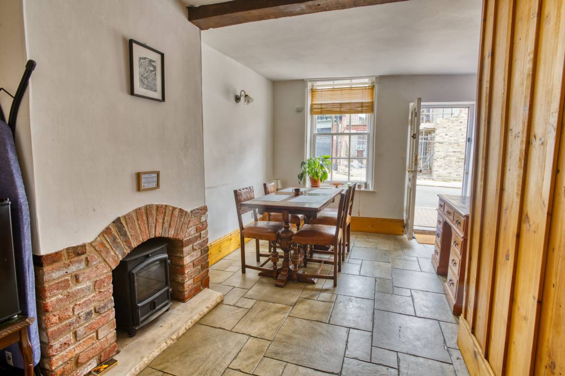 56 M² House ∙ 1 Bedroom ∙ 4 Guests - Lincoln Castle
