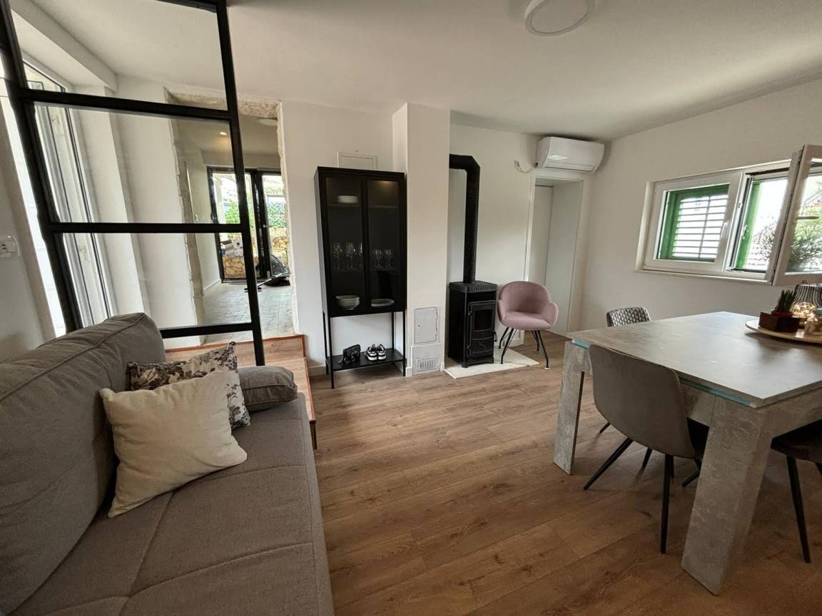 100 M² Casa ∙ 2 Habitaciones ∙ 8 Huéspedes - Okrug Gornji