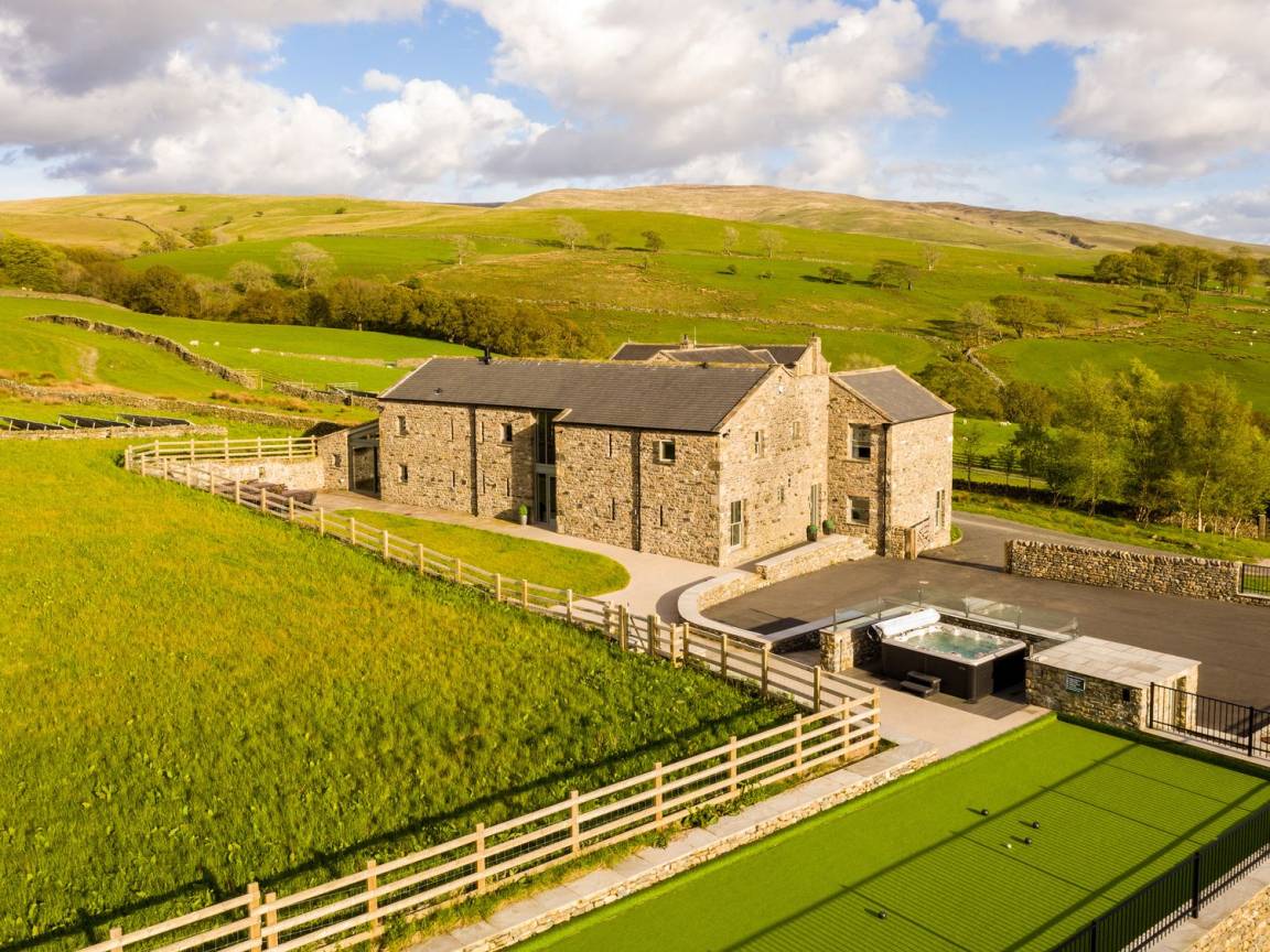 Cottage ∙ 6 Bedrooms ∙ 16 Guests - Lancashire