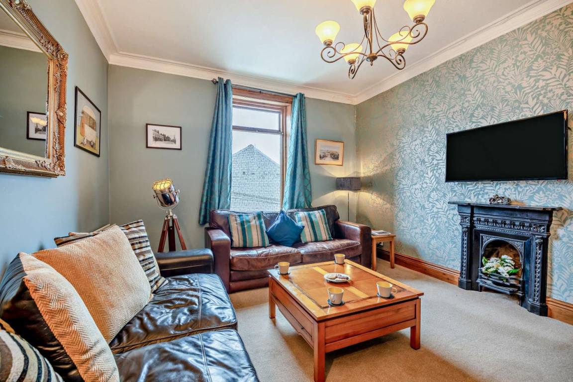 Cottage ∙ 5 Bedrooms ∙ 10 Guests - South Shields