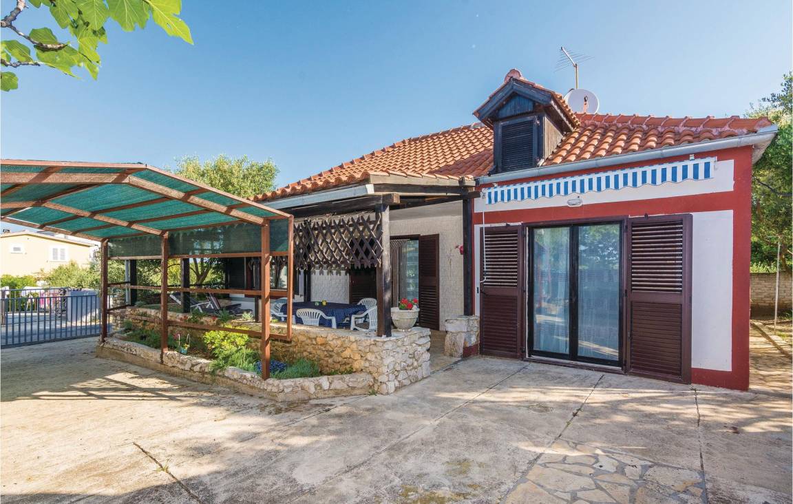 82 M² Ferienhaus ∙ 2 Schlafzimmer ∙ 5 Gäste - Nin