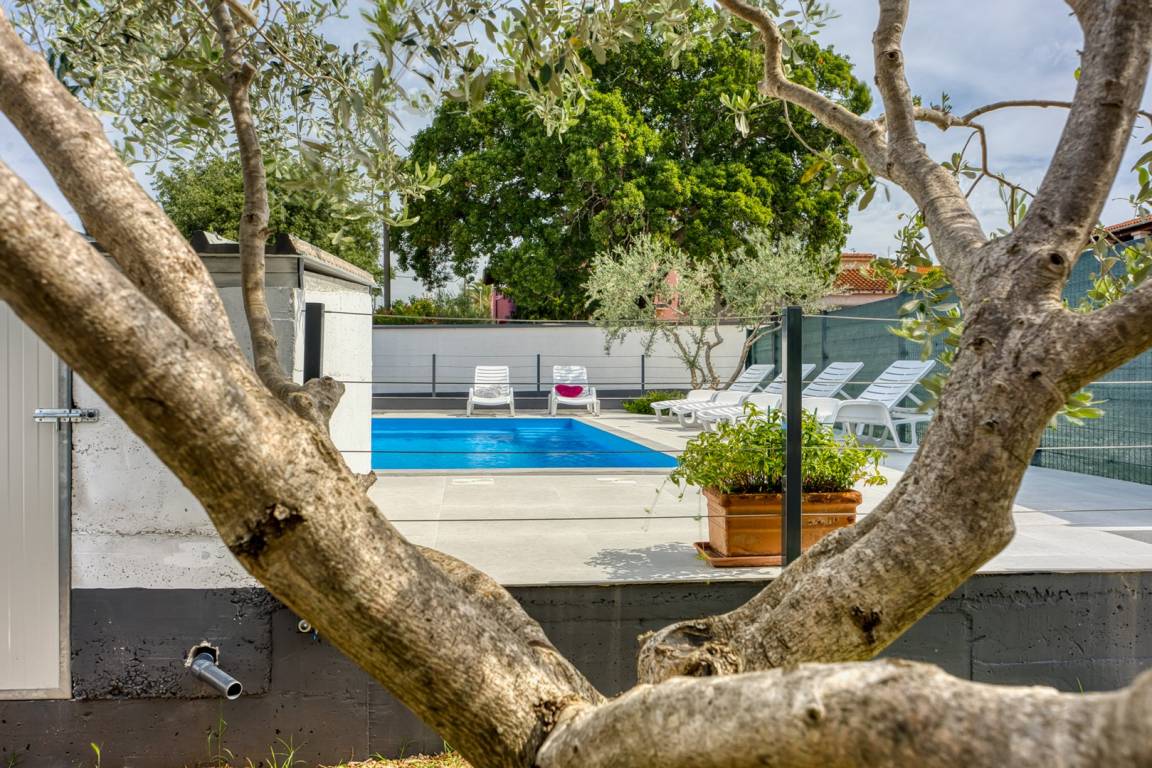 120 M² Huis ∙ 3 Slaapkamers ∙ 6 Gasten - Banjole