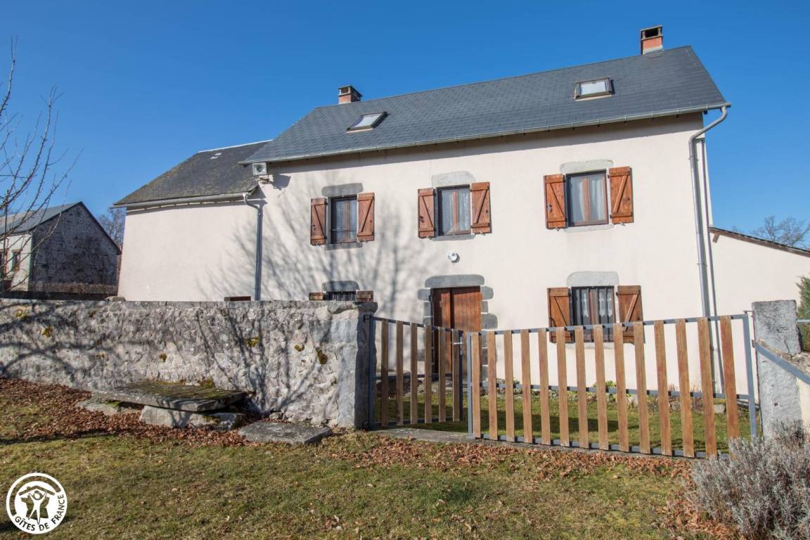 90 M² Gîte ∙ 3 Chambres ∙ 6 Personnes - Auvergne