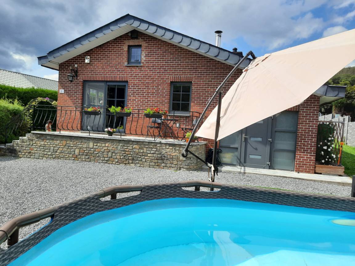 85 M² Casa ∙ 2 Habitaciones ∙ 4 Huéspedes - Hastière