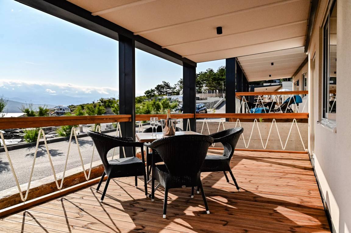 44 M² Caravan ∙ 2 Bedrooms ∙ 4 Guests - Crikvenica