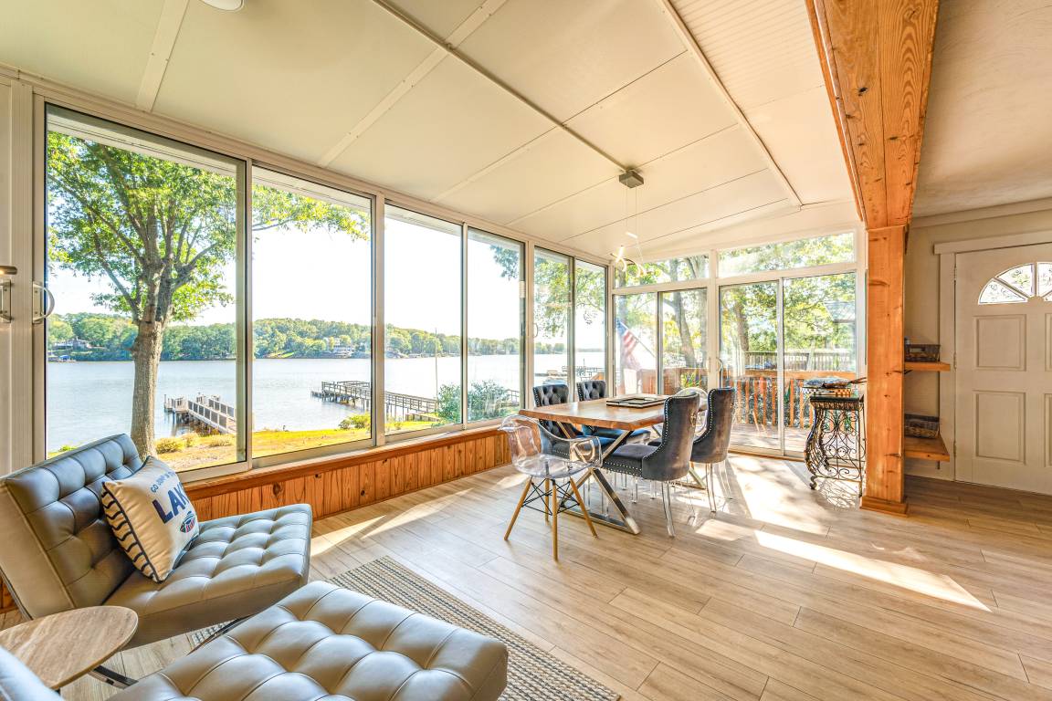 92 M² House ∙ 2 Bedrooms ∙ 4 Guests - Pebble beach, Denton