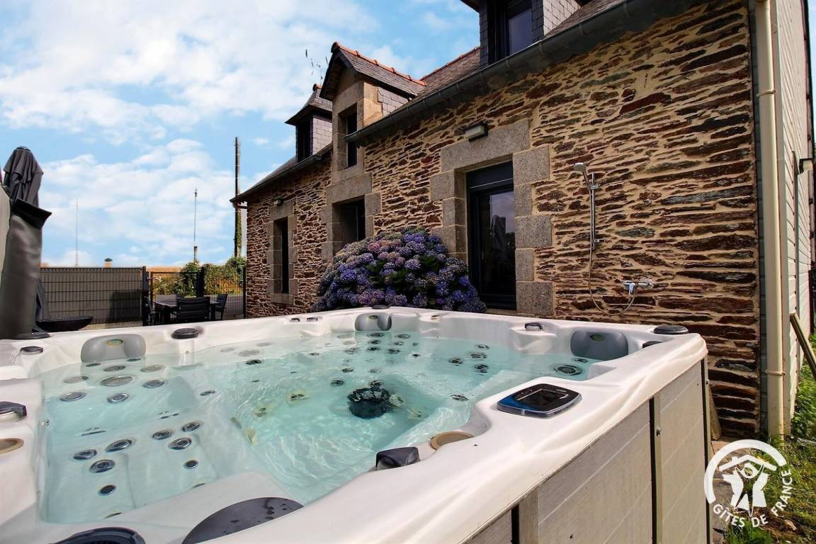 73 M² Gîte ∙ 2 Chambres ∙ 4 Personnes - Loudéac