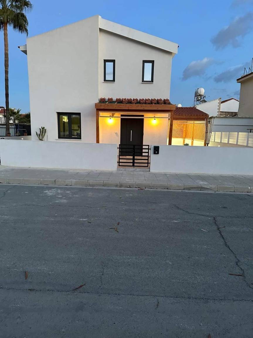 House ∙ 3 Bedrooms ∙ 3 Guests - Larnaca