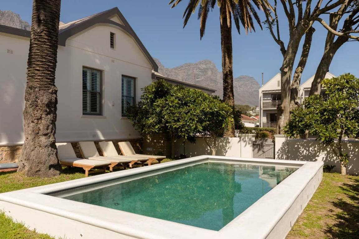 Villa ∙ 5 Bedrooms ∙ 10 Guests - Camps Bay