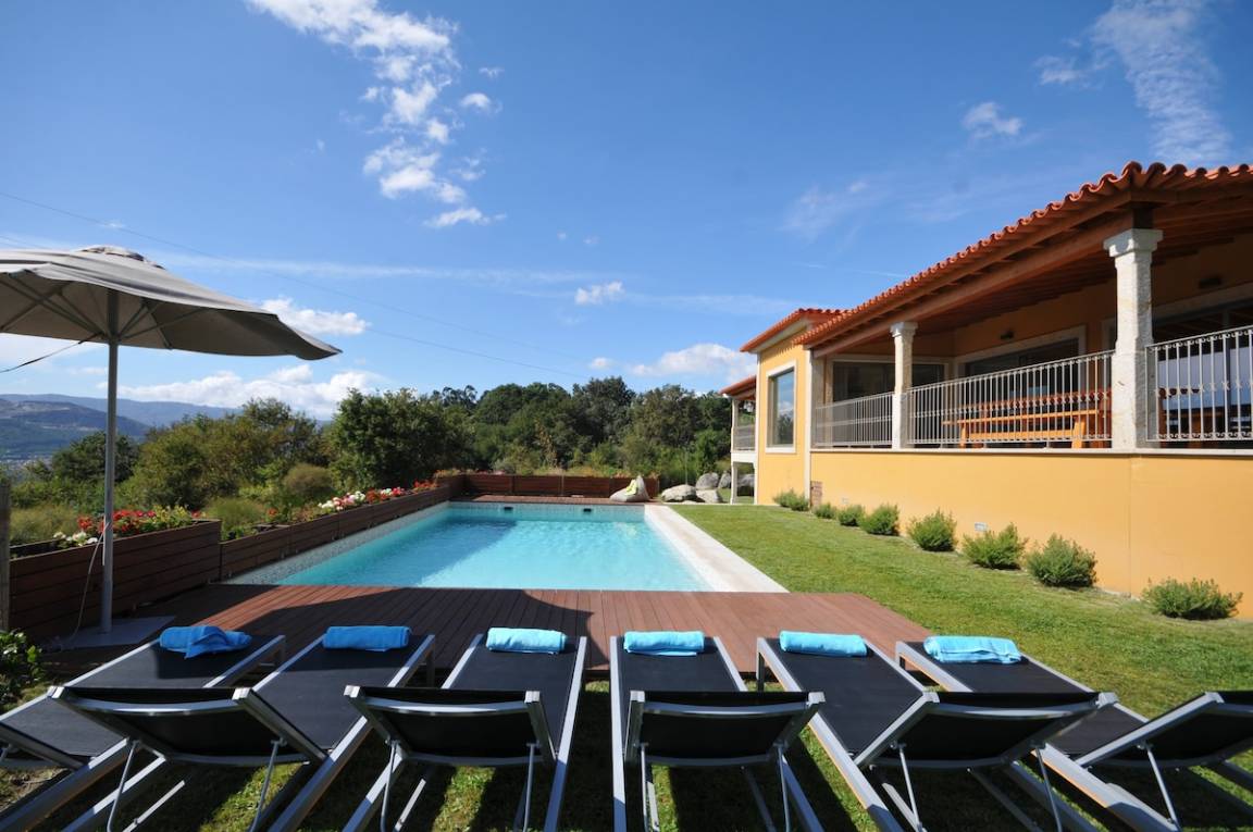 560 M² Villa ∙ 4 Habitaciones ∙ 8 Huéspedes - Ribeira