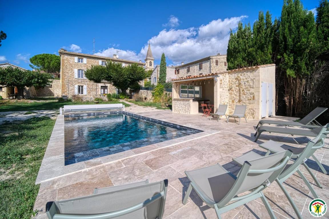 240 M² Gîte ∙ 6 Chambres ∙ 12 Personnes - Vinsobres