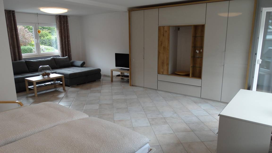 140 M² Ferienwohnung ∙ 3 Schlafzimmer ∙ 10 Gäste - Bendorf