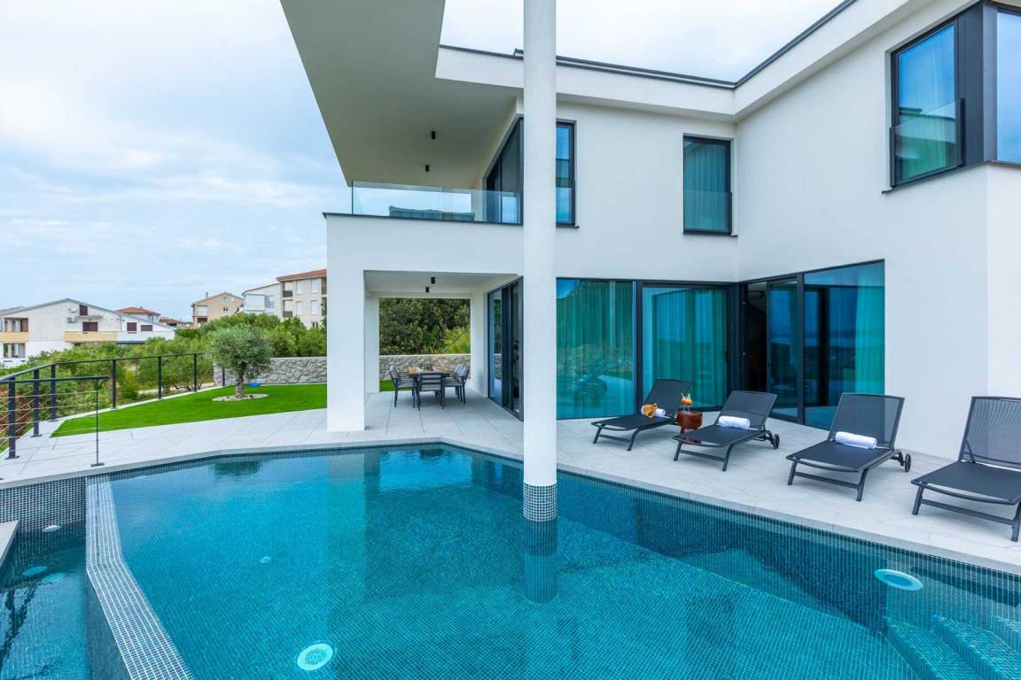 200 M² Villa ∙ 4 Makuuhuonetta ∙ 8 Vierasta - Baška