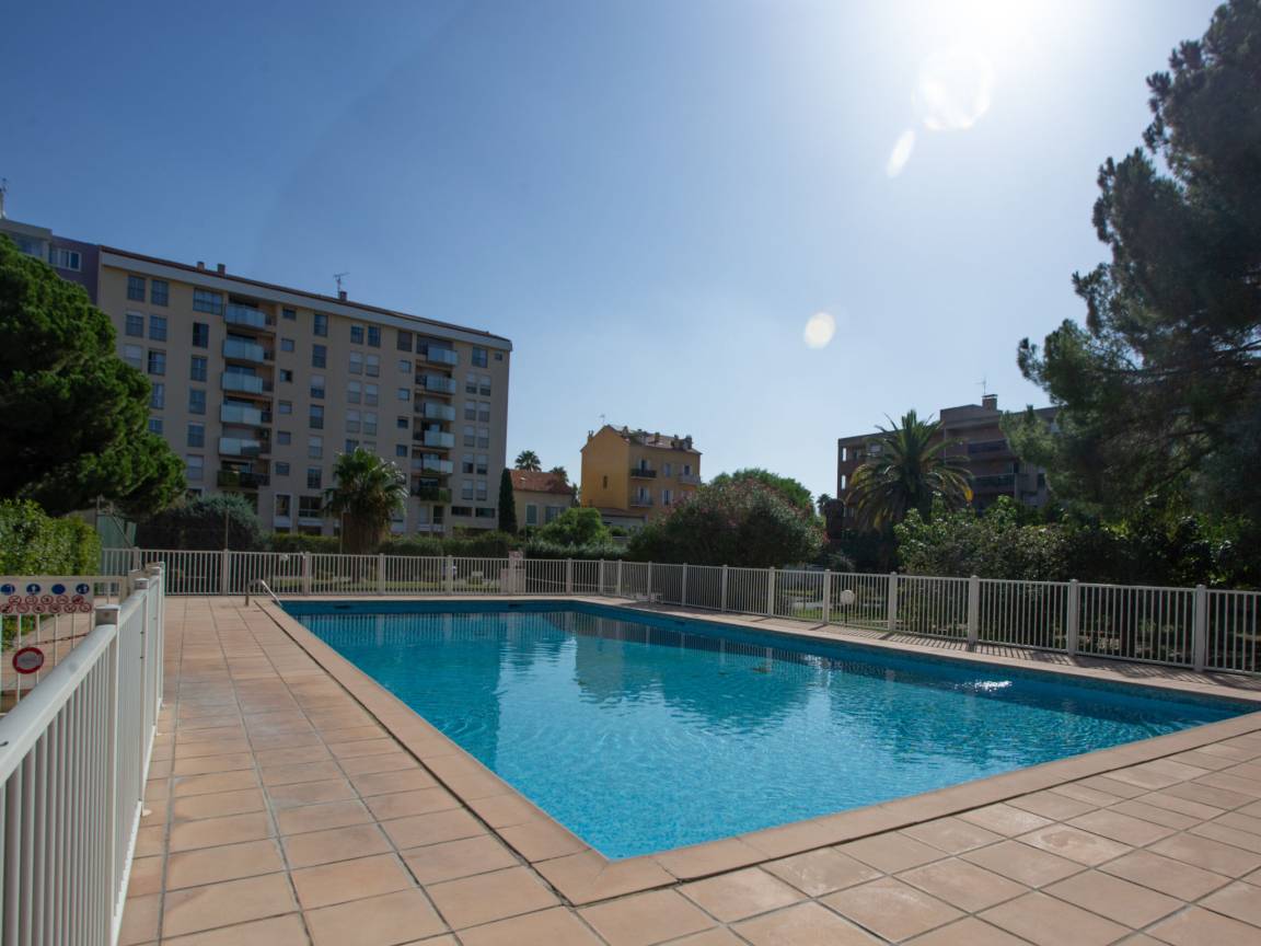 100 M² Apartment ∙ 3 Bedrooms ∙ 6 Guests - Hyères