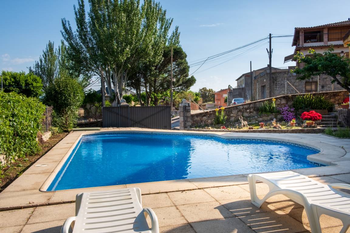 232 M² Huis ∙ 5 Slaapkamers ∙ 12 Gasten - Piedralaves