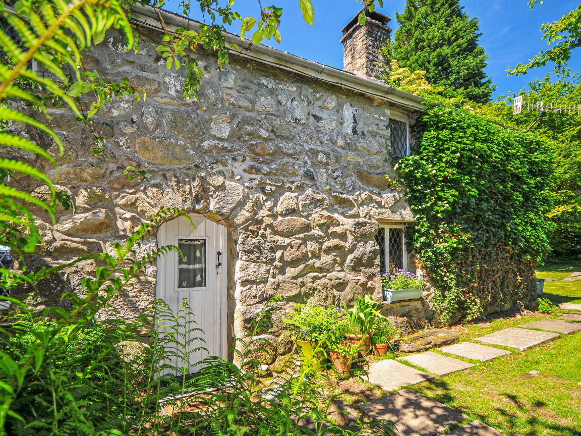 Cottage ∙ 2 Bedrooms ∙ 4 Guests - Criccieth