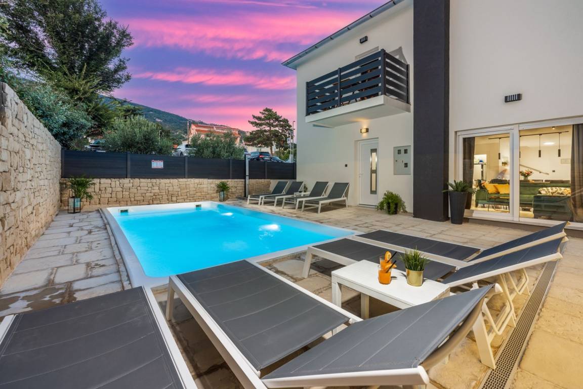 180 M² Villa ∙ 4 Bedrooms ∙ 8 Guests - Baška