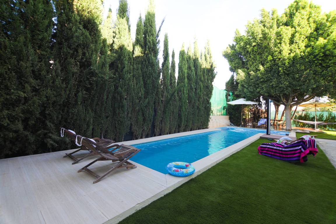 320 M² Chalet ∙ 5 Habitaciones ∙ 15 Huéspedes - Espartinas
