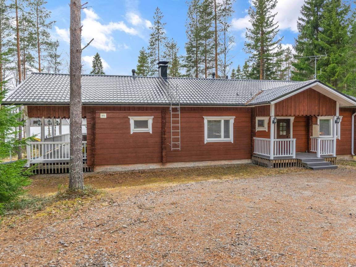 136 M² Talo ∙ 4 Makuuhuonetta ∙ 10 Vierasta - Karstula