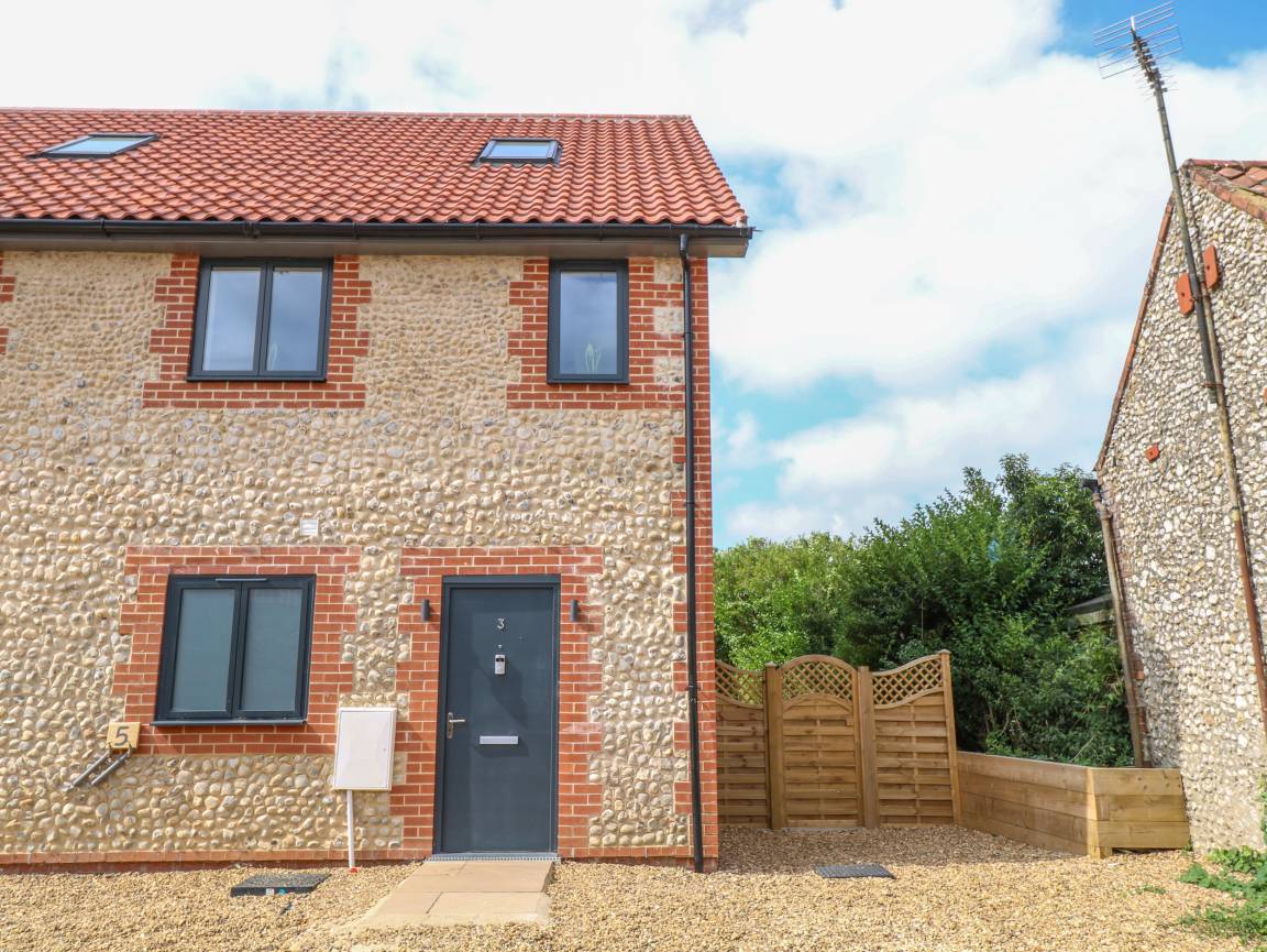 Cottage ∙ 4 Bedrooms ∙ 8 Guests - Thornham
