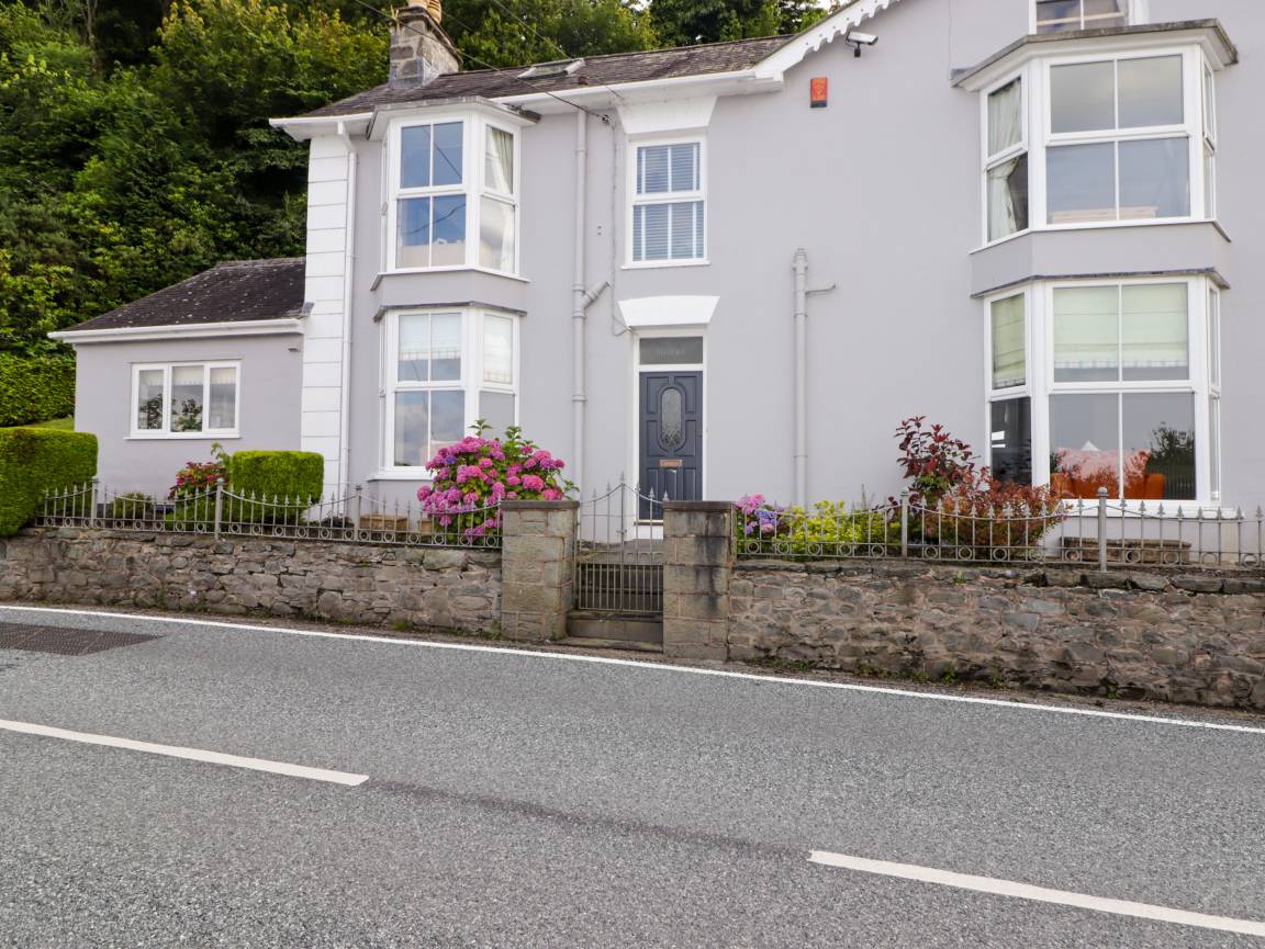 Cottage ∙ 3 Bedrooms ∙ 6 Guests - New Quay