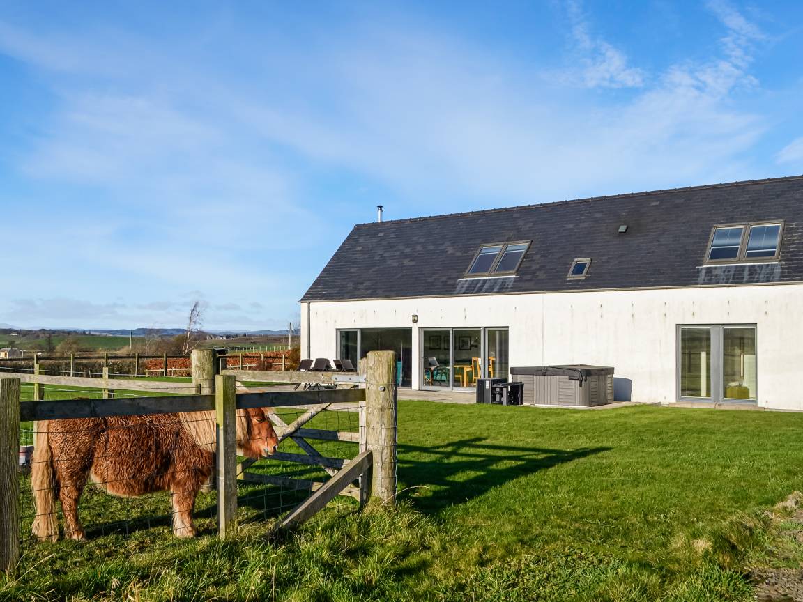Cottage ∙ 4 Bedrooms ∙ 8 Guests - 