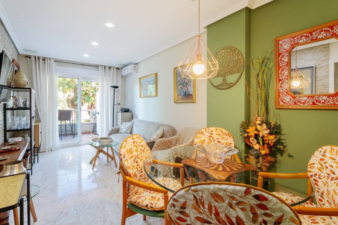 70 M² Apartamento ∙ 2 Habitaciones ∙ 5 Huéspedes - Elche