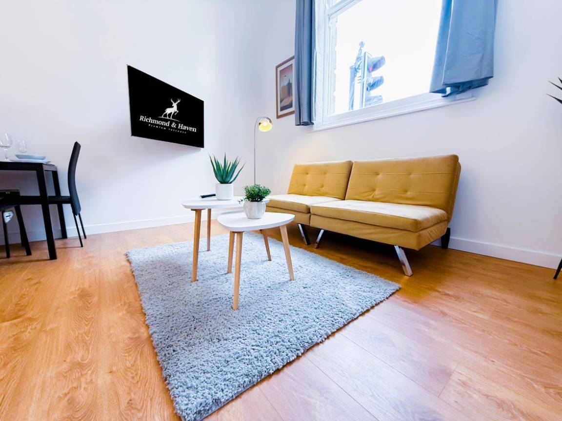 150 M² Apartment ∙ 1 Bedroom ∙ 4 Guests - Leeds