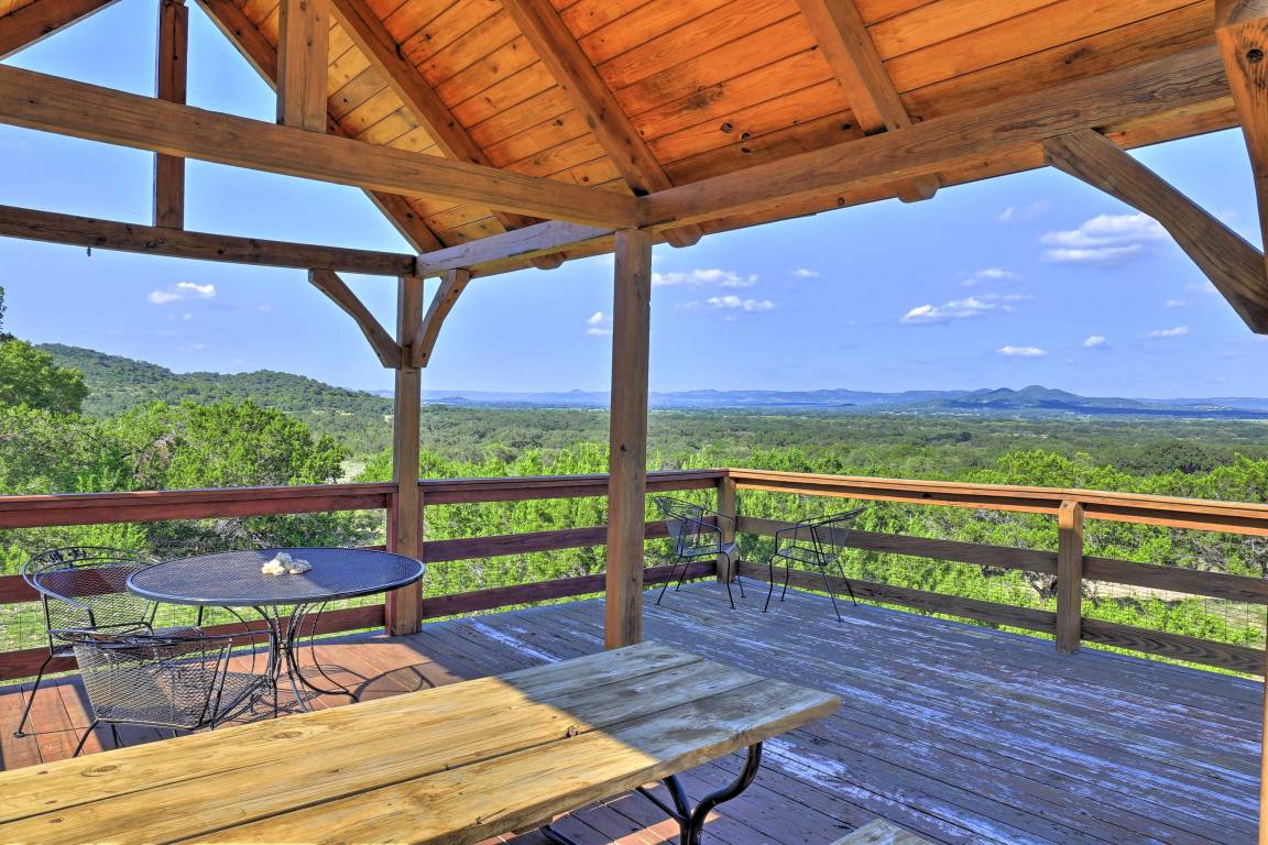 107 M² House ∙ 3 Bedrooms ∙ 7 Guests - Utopia, TX