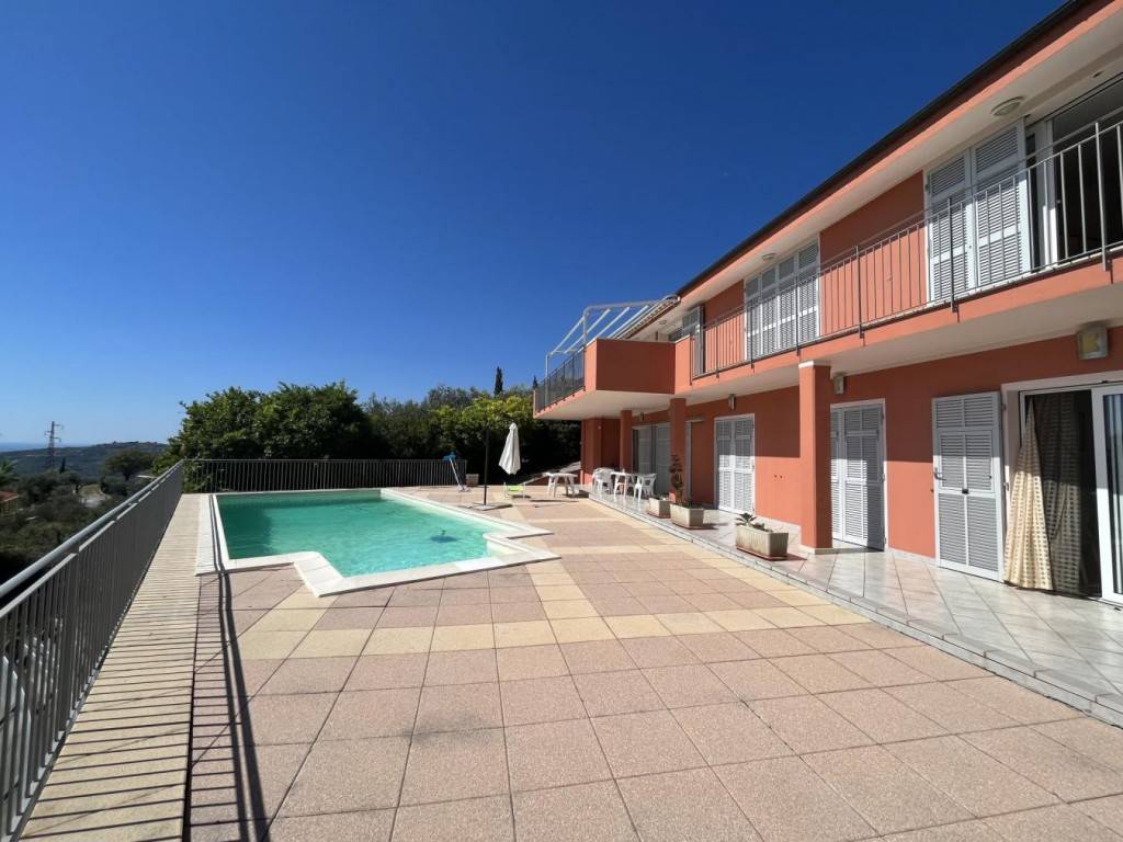 250 M² House ∙ 5 Bedrooms ∙ 10 Guests - Imperia