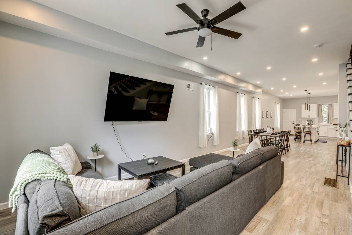297 M² Ferienwohnung ∙ 4 Schlafzimmer ∙ 15 Gäste - Chestnut Hill, PA