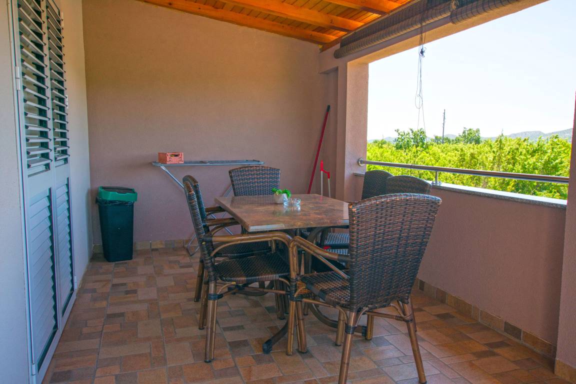180 M² Ferienwohnung ∙ 3 Schlafzimmer ∙ 6 Gäste - Pirovac