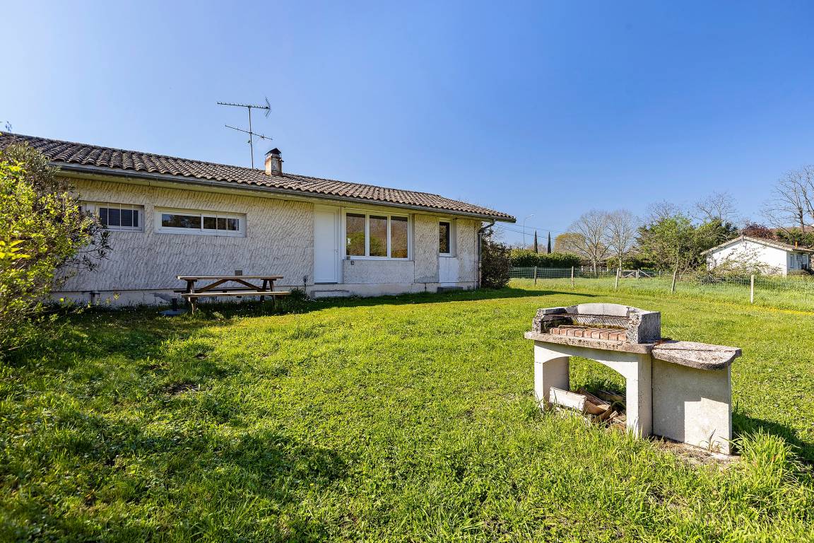 90 M² Maison De Vacances ∙ 4 Chambres ∙ 8 Personnes - Blanquefort