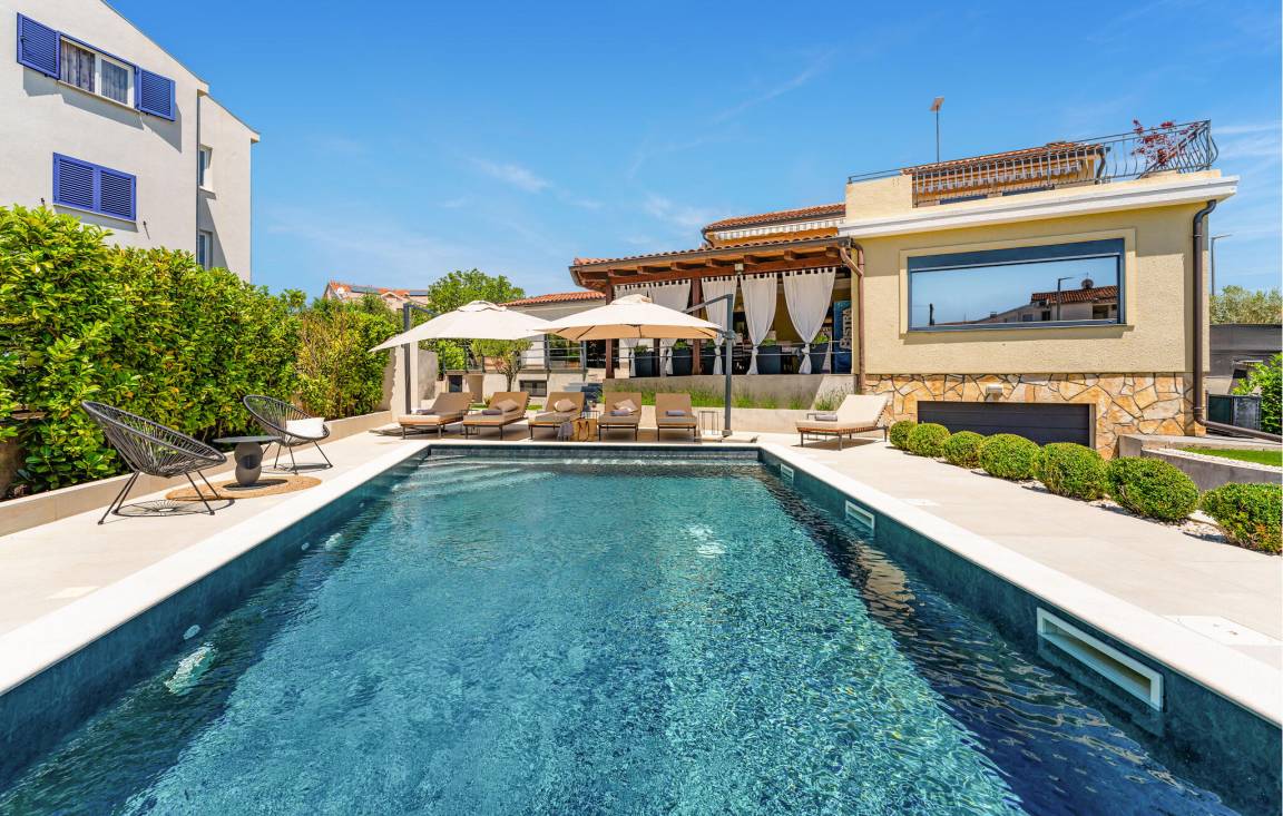 378 M² House ∙ 5 Bedrooms ∙ 10 Guests - Biograd na Moru