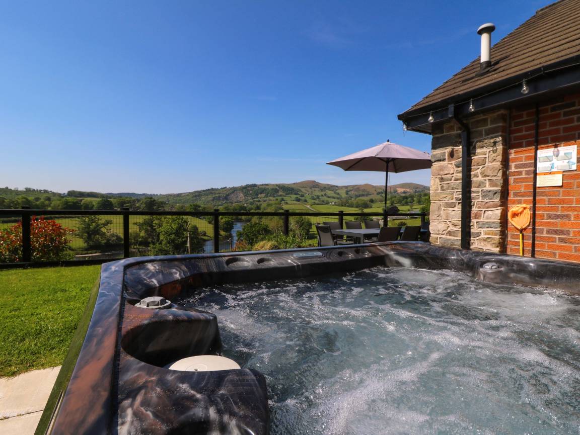 Cottage ∙ 4 Bedrooms ∙ 8 Guests - Builth Wells