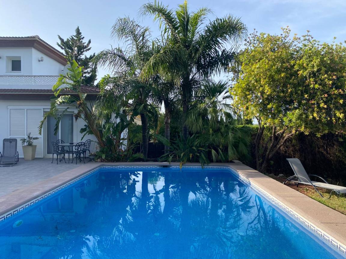 370 M² Villa ∙ 4 Habitaciones ∙ 8 Huéspedes - Dénia