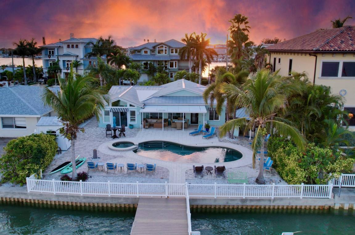 193 M² House ∙ 4 Bedrooms ∙ 10 Guests - Indian Rocks Beach, FL