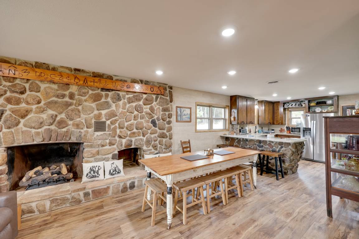 139 M² House ∙ 3 Bedrooms ∙ 8 Guests - Mount Magazine State Park, Paris