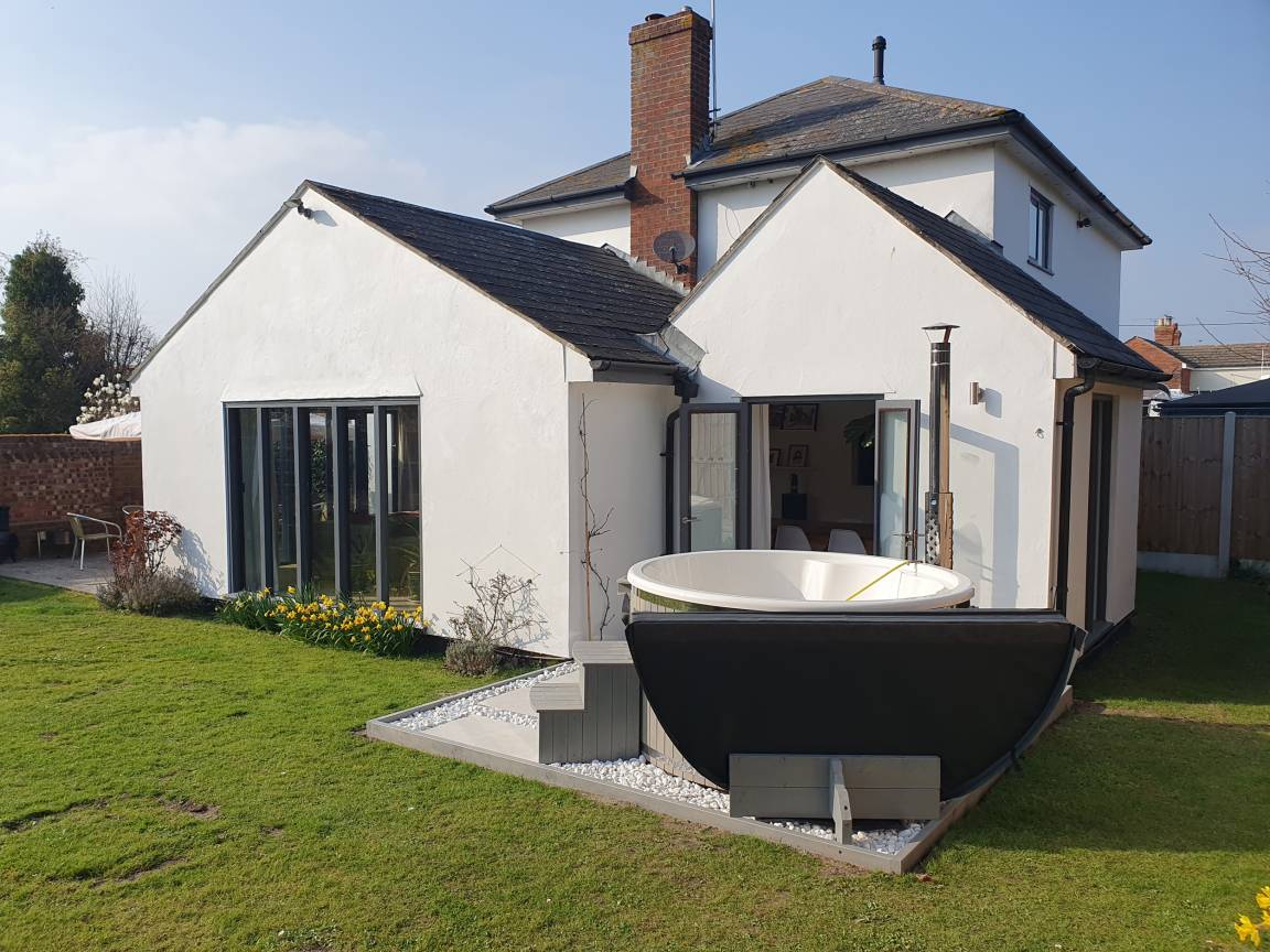 Cottage ∙ 4 Bedrooms ∙ 8 Guests - West Mersea