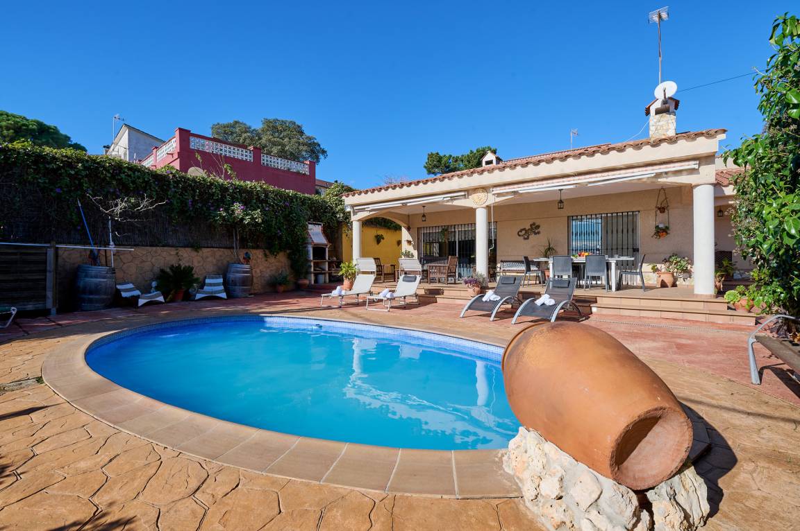 142 M² Villa ∙ 3 Chambres ∙ 7 Personnes - Blanes