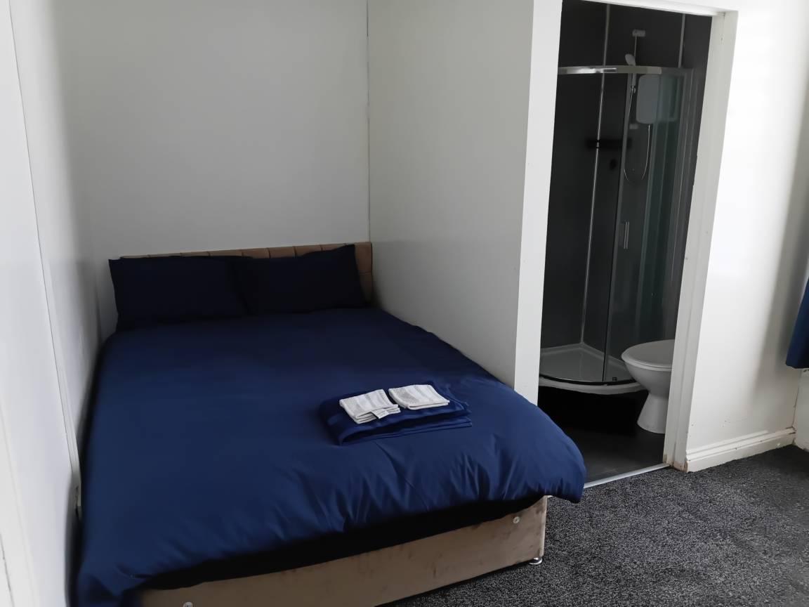 85 M² Studio Flat ∙ 1 Bedroom ∙ 2 Guests - West Midlands