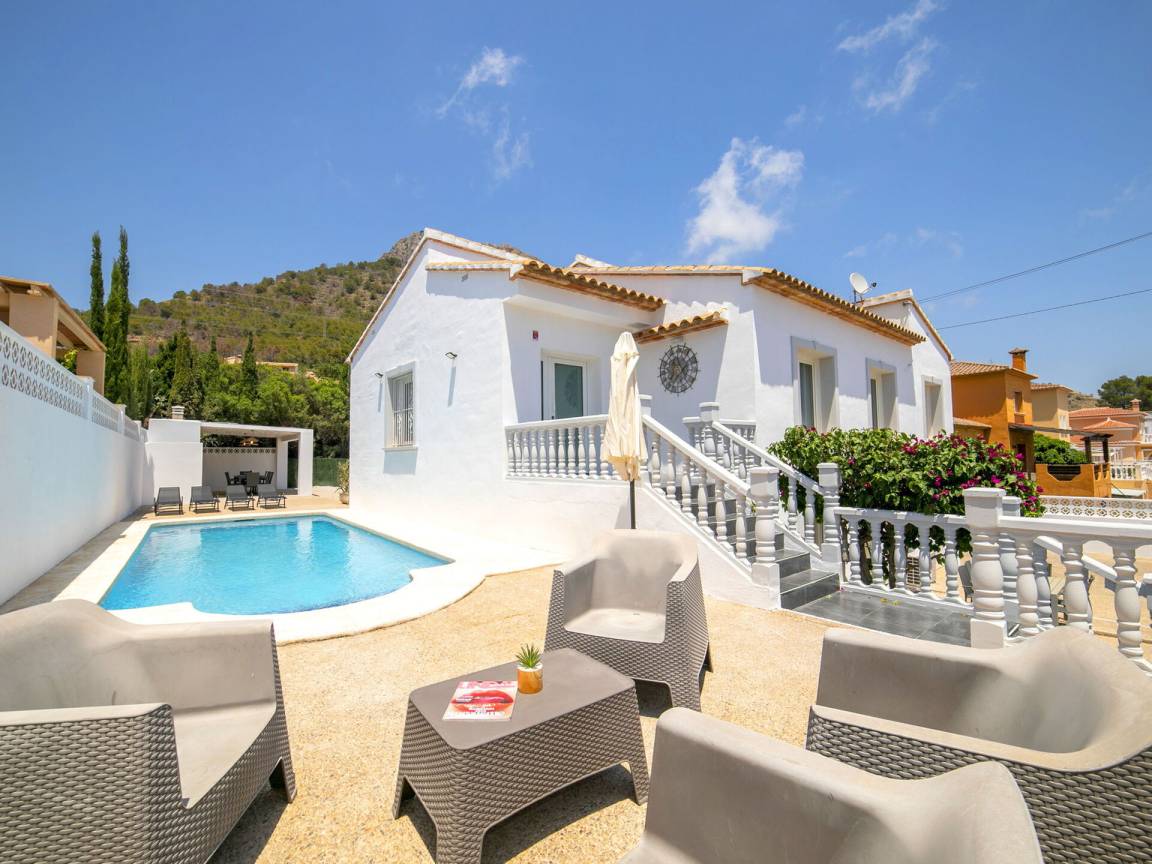 282 M² Villa ∙ 4 Bedrooms ∙ 8 Guests - Altea