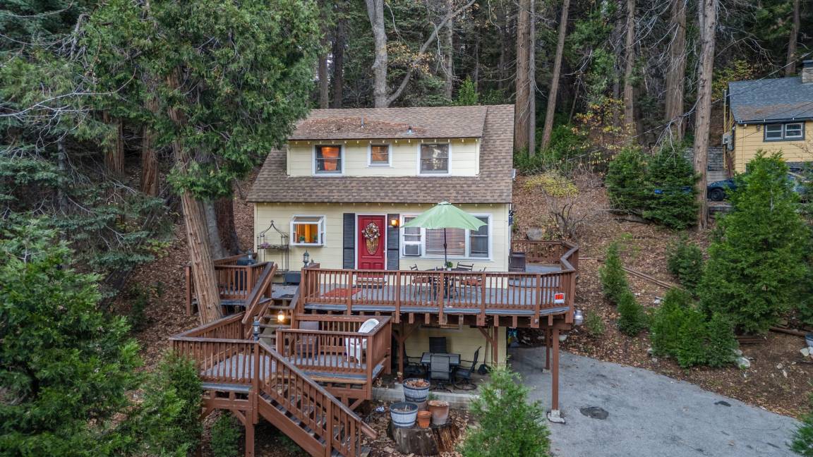 111 M² House ∙ 3 Bedrooms ∙ 10 Guests - Lake Arrowhead, CA