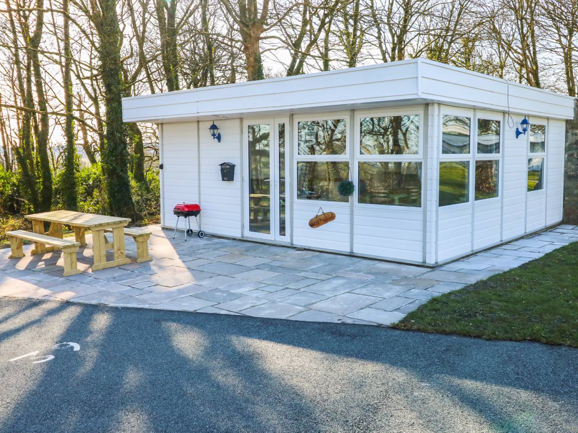 105 M² Cottage ∙ 2 Bedrooms ∙ 4 Guests - Haverfordwest